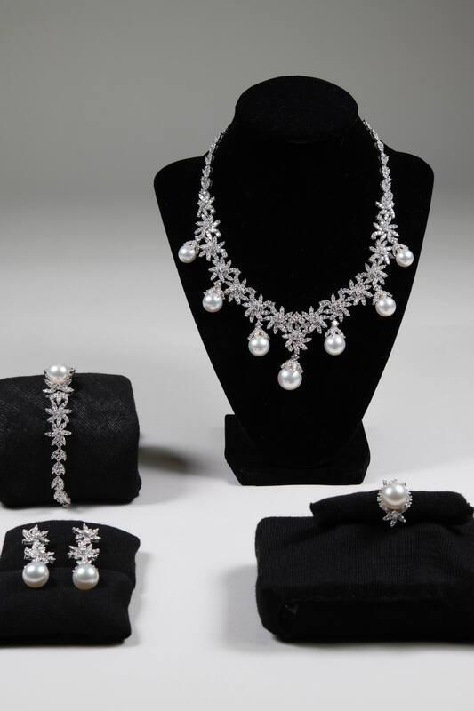 Pearl Jewelry Set – All Artifacts – Barack Obama Presidential Library ...