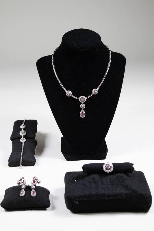 Diamond and Ruby Jewelry Set – All Artifacts – Barack Obama ...