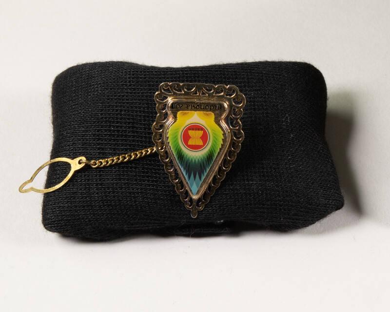 ASEAN 2011 Lapel Pin – All Artifacts – Barack Obama Presidential ...