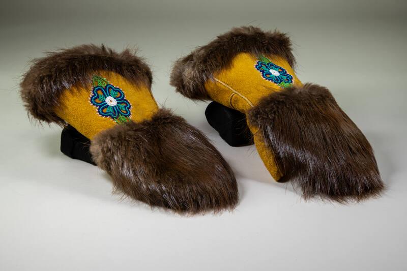 Athabascan Smoked Moose Hide and Beaver Fur Mittens – All Artifacts ...
