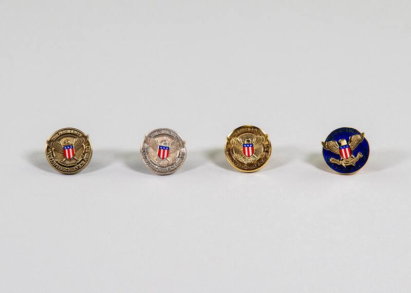 Presidential Volunteer Service Award Pins – All Artifacts – Barack ...